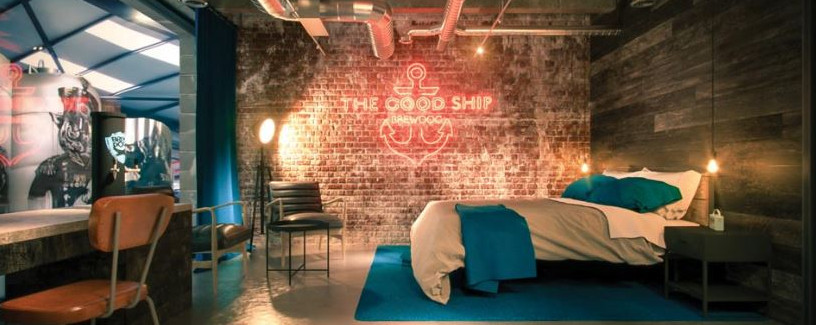 Primeiro Beer Hotel do Mundo - O Caneco